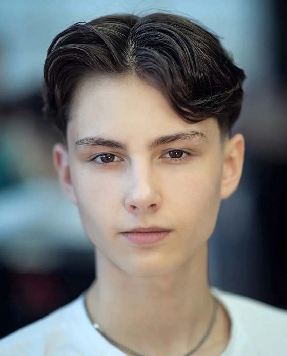 The Curtain Haircut: Interesting Ways to Wear Curtains in 2024