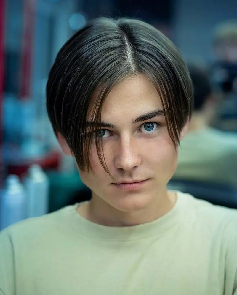 The Curtain Haircut: Interesting Ways to Wear Curtains in 2024